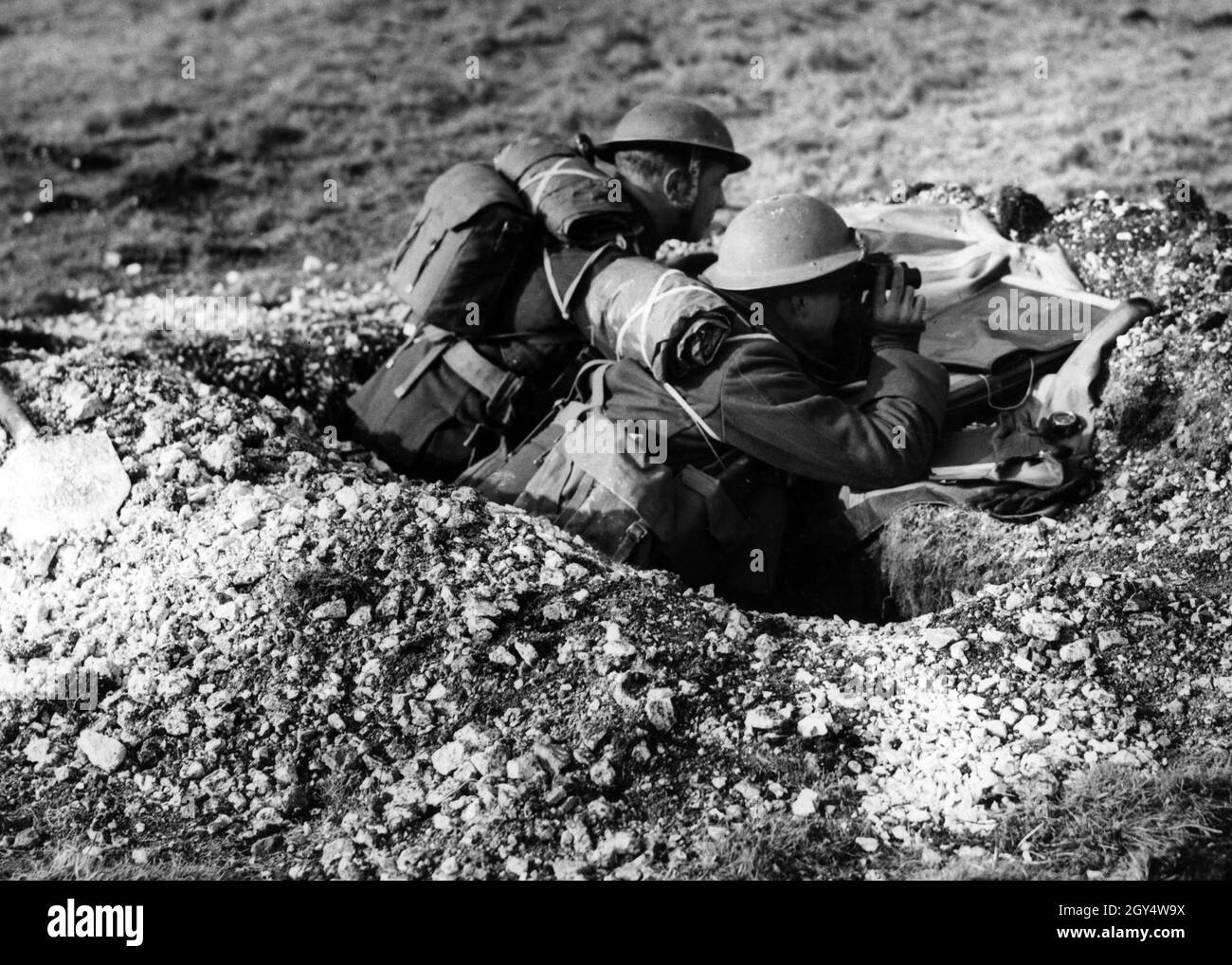 British troops prepare in Britain for a possible German invasion of ...