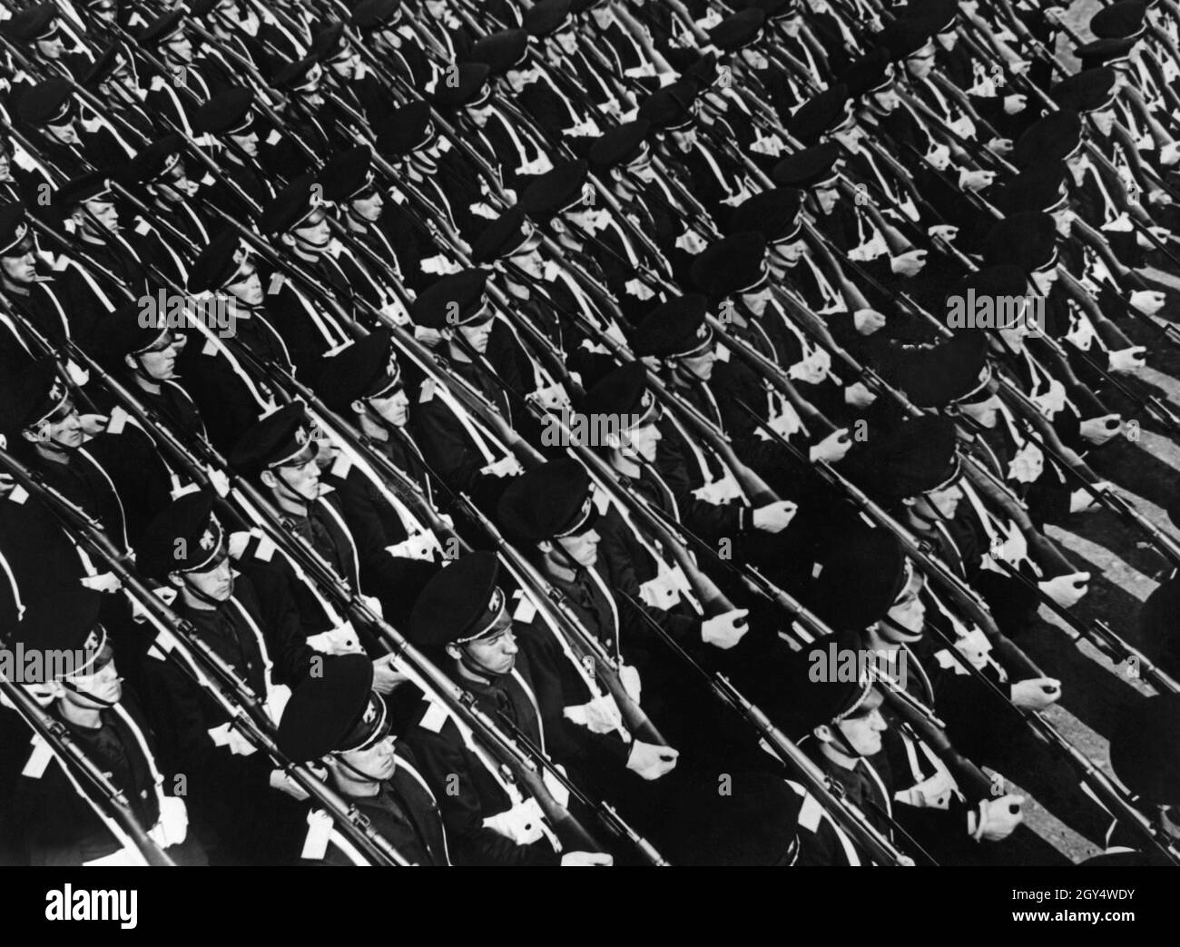 Mussolini fascist uniform hi-res stock photography and images - Alamy