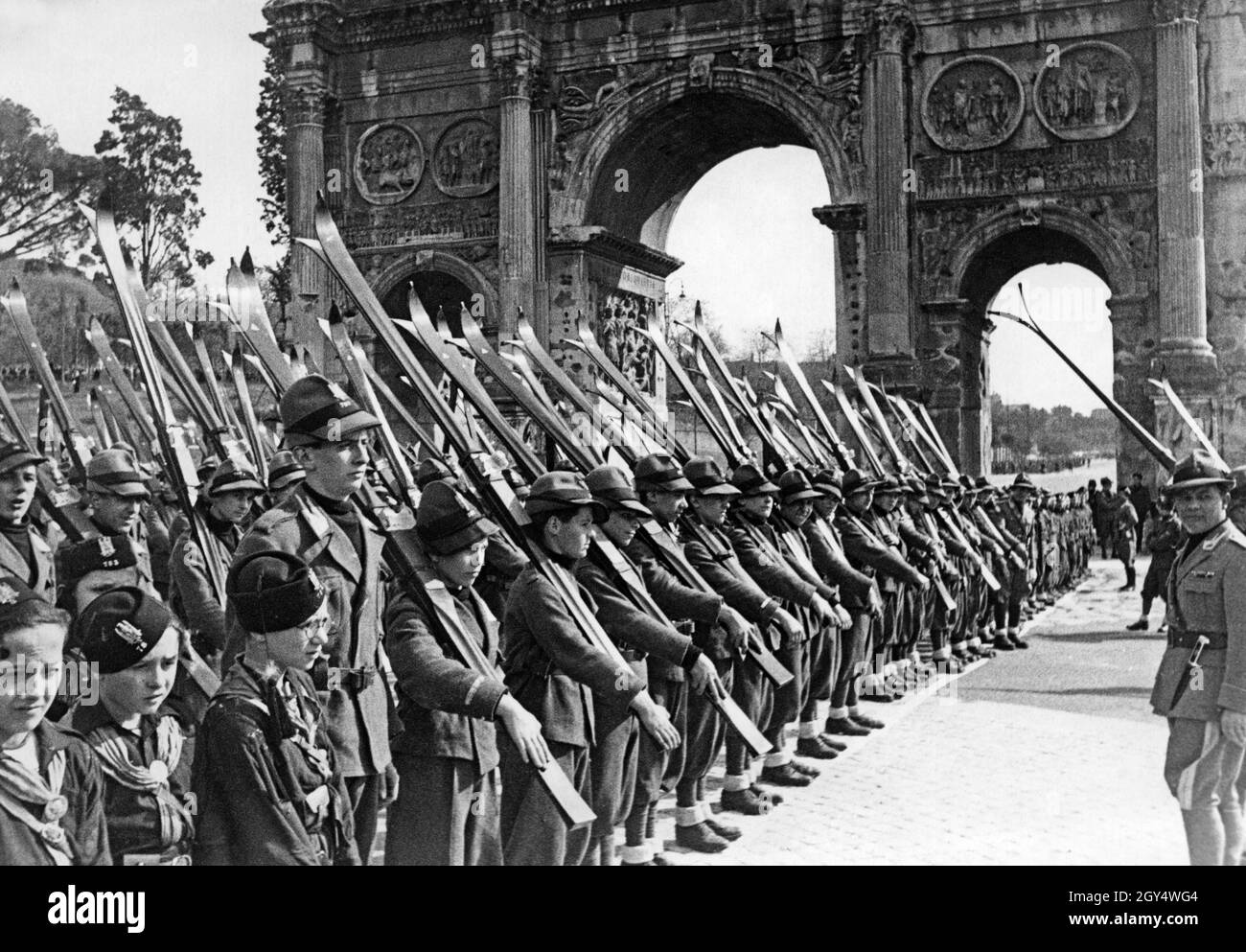 Opera nazionale balilla hi-res stock photography and images - Alamy