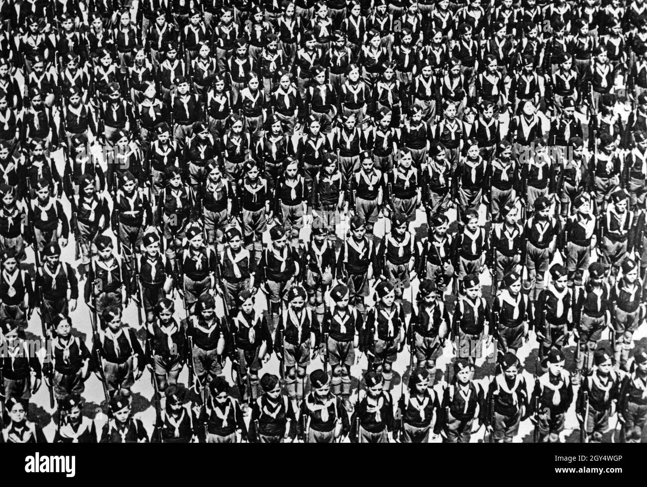 Opera nazionale balilla hi-res stock photography and images - Alamy