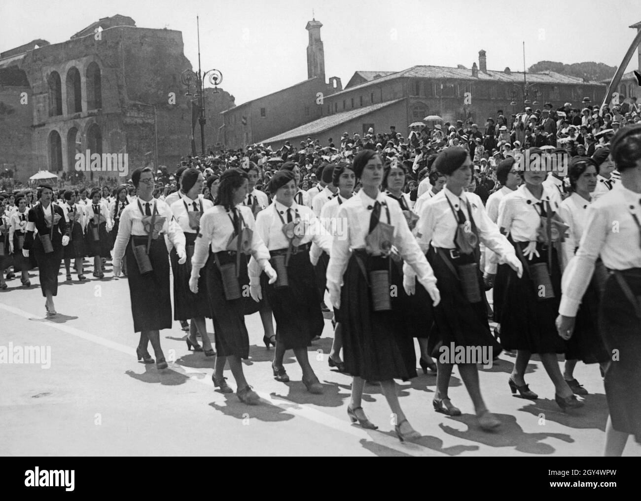 In 1935 Various Groups Of Italian Young Fascists Giovani Italiane