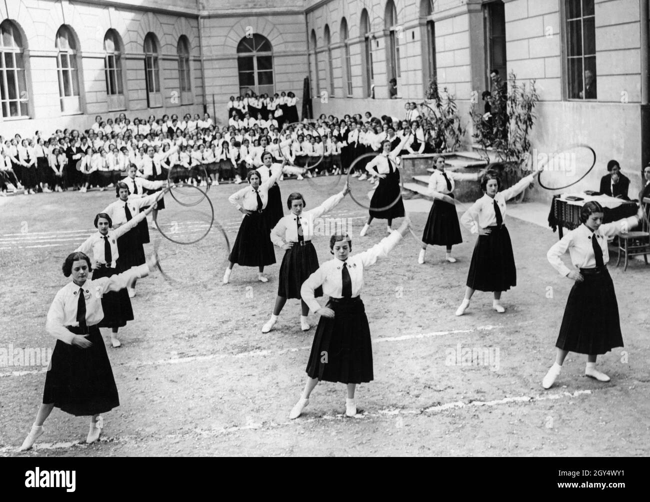 Opera nazionale balilla hi-res stock photography and images - Alamy