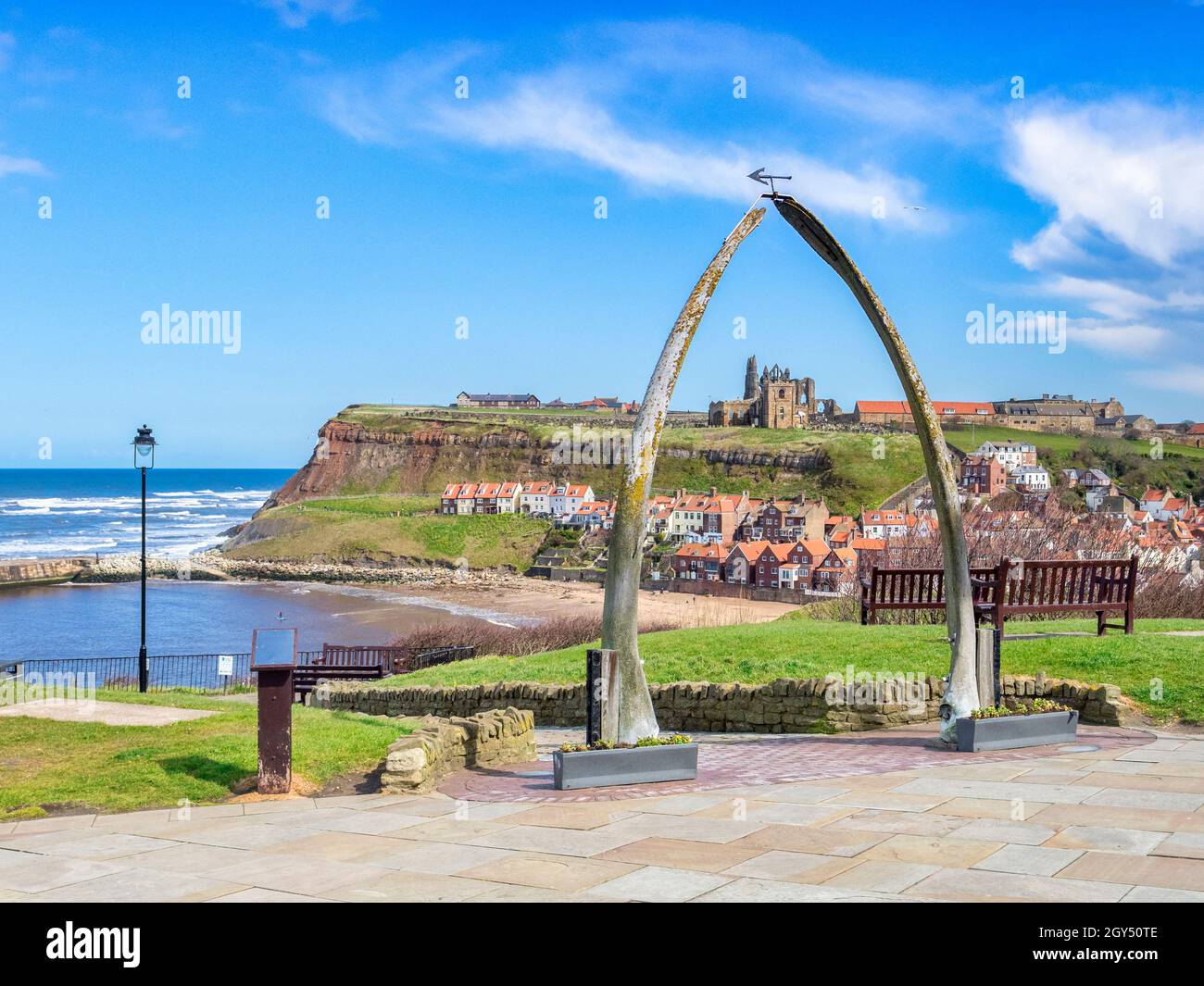The historic whalebone arch on West Cliff, Whitby, North Yorkshire ...
