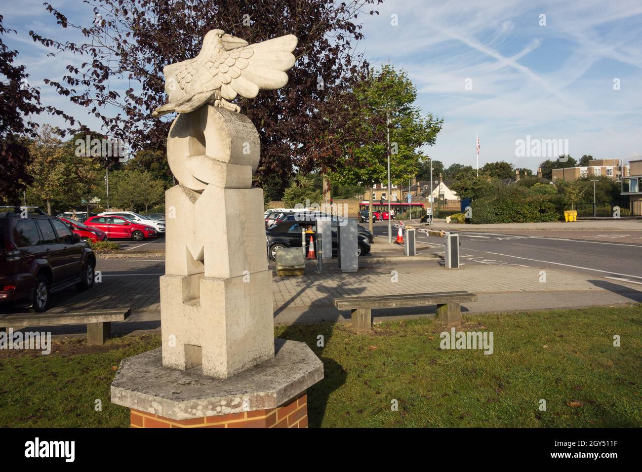 Queen's Rook statue by Simon Buchanan in the grounds of Queen Mary's ...