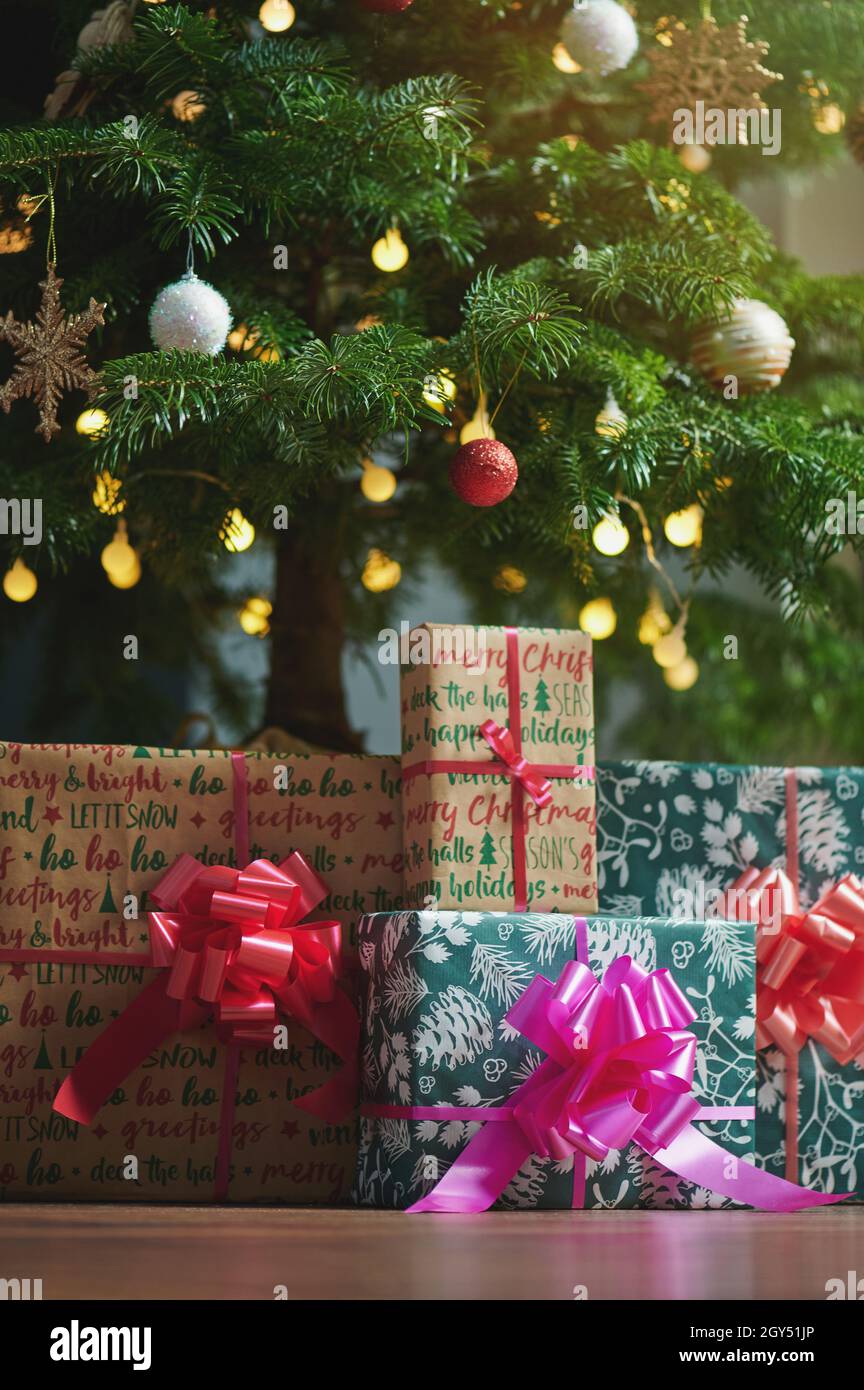 Shiny christmas tree gift boxes hi-res stock photography and images - Alamy