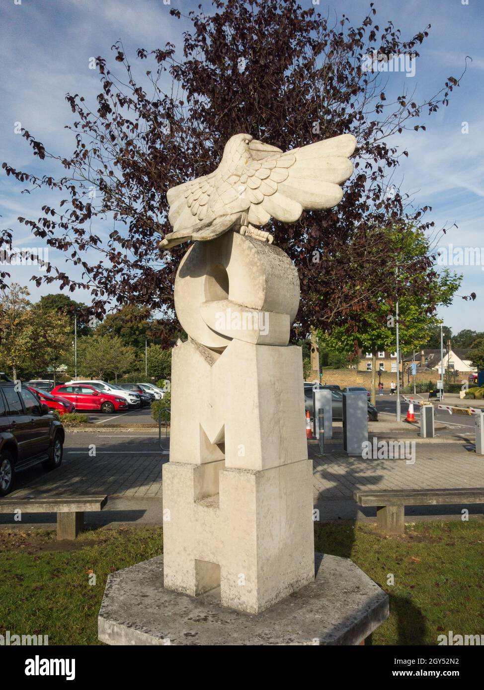 Queen's Rook statue by Simon Buchanan in the grounds of Queen Mary's ...
