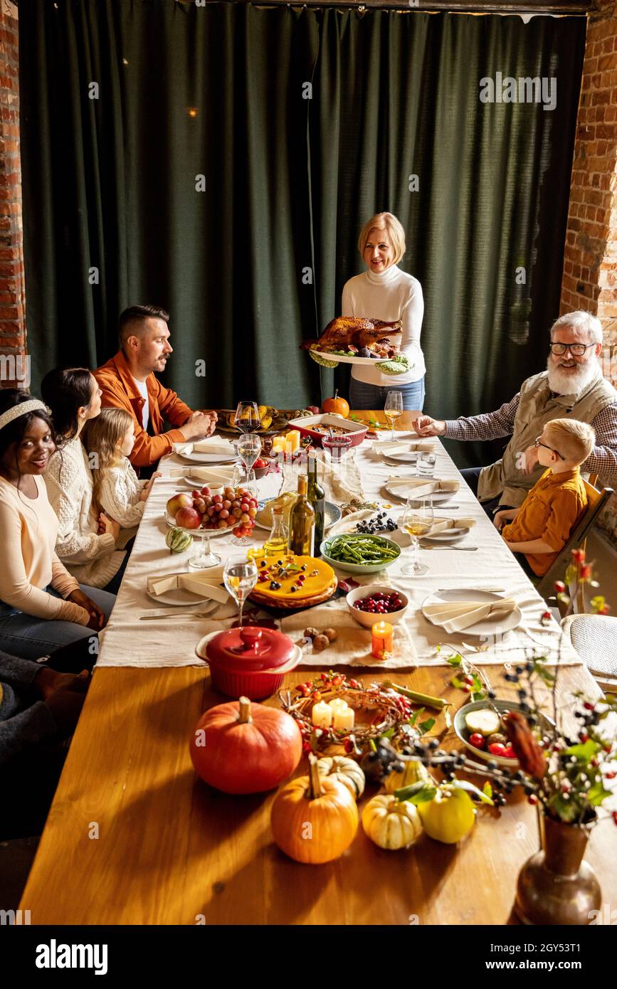 Holiday Dinner Party Images 35 Entertaining & Funny Holiday Dinner