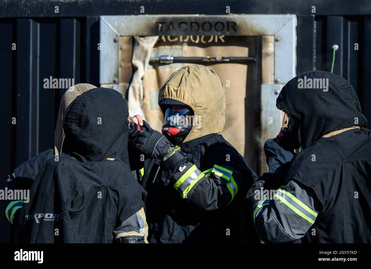 Firefighting techniques hi-res stock photography and images - Alamy