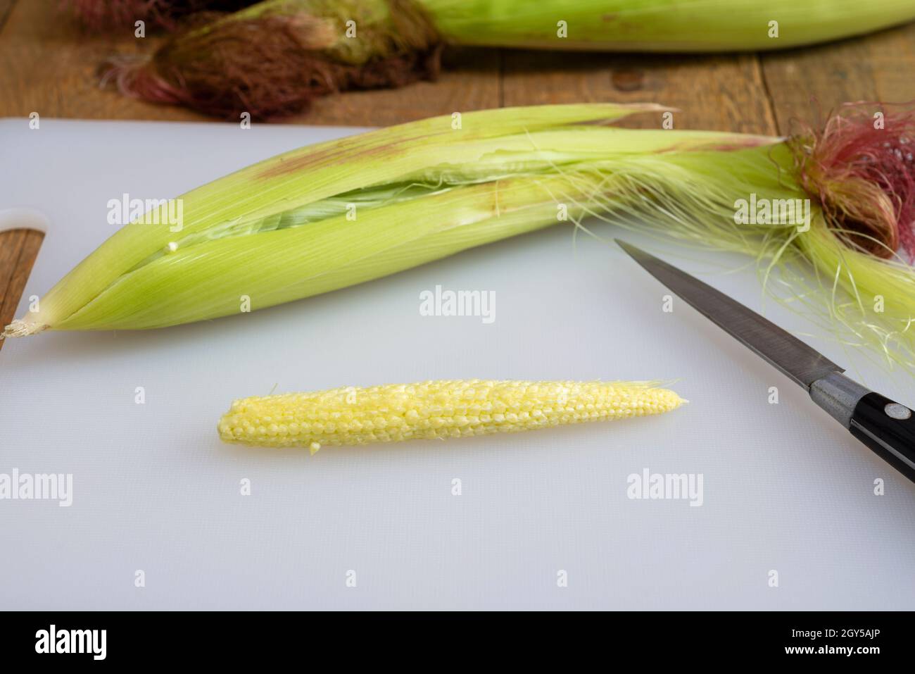 Sweetcorn minipop hi-res stock photography and images - Alamy