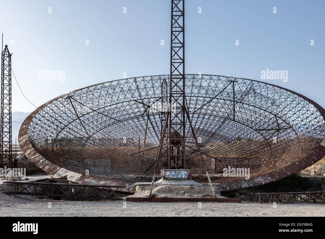 Large radio telescope, an antenna and radio receiver Stock Photo - Alamy