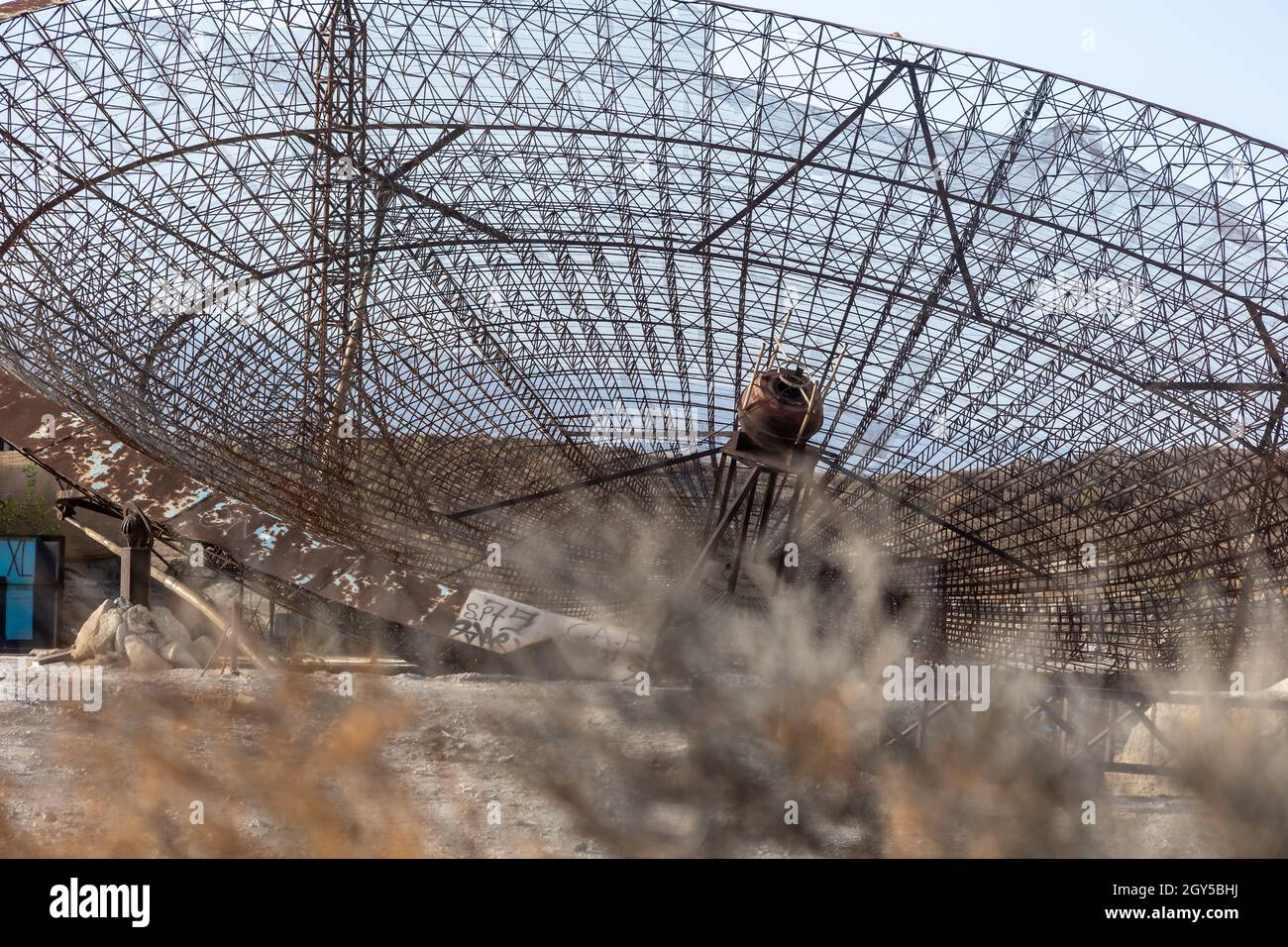 Large radio telescope, an antenna and radio receiver Stock Photo - Alamy