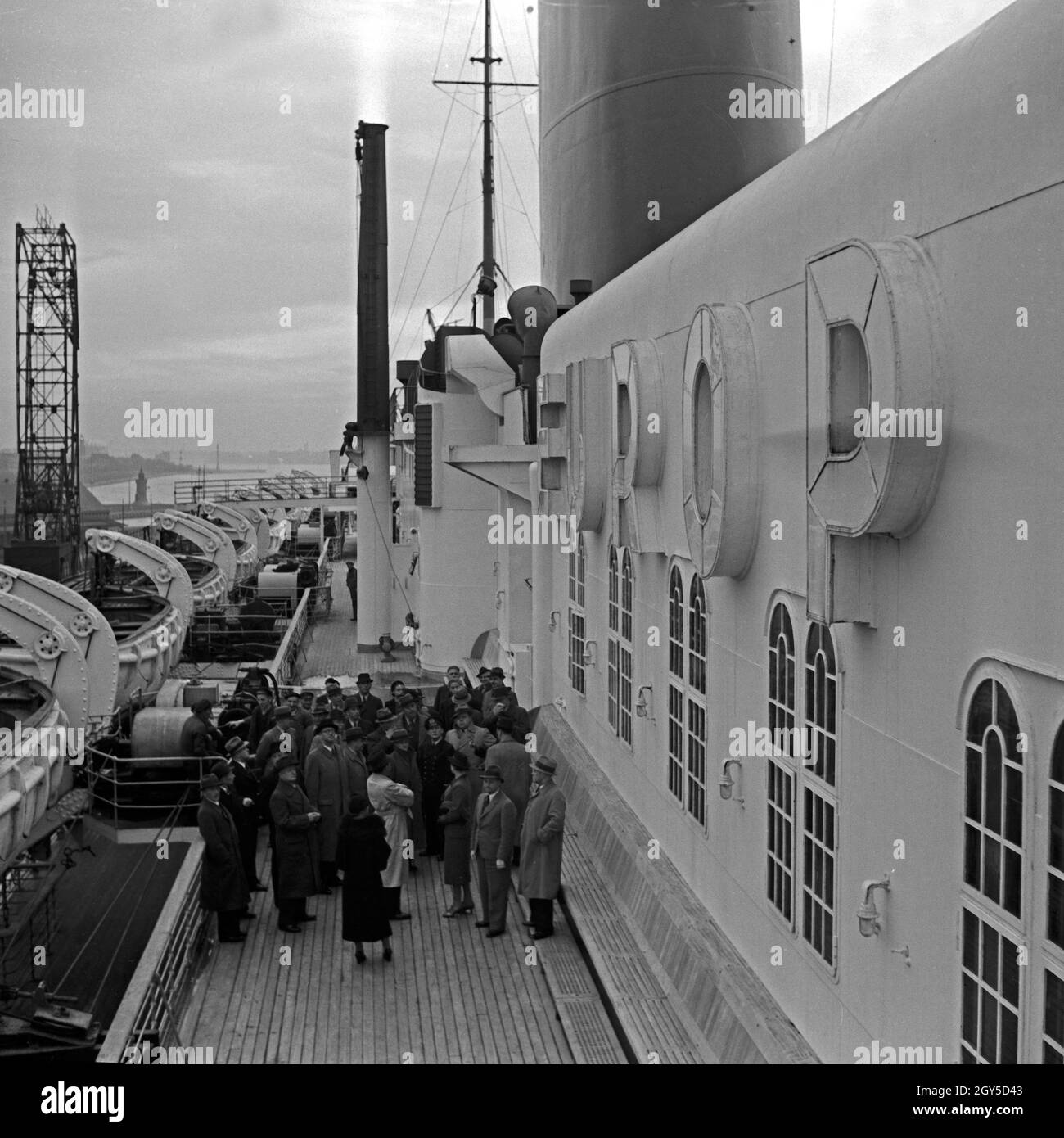 Ford factory 1930s hi-res stock photography and images - Alamy