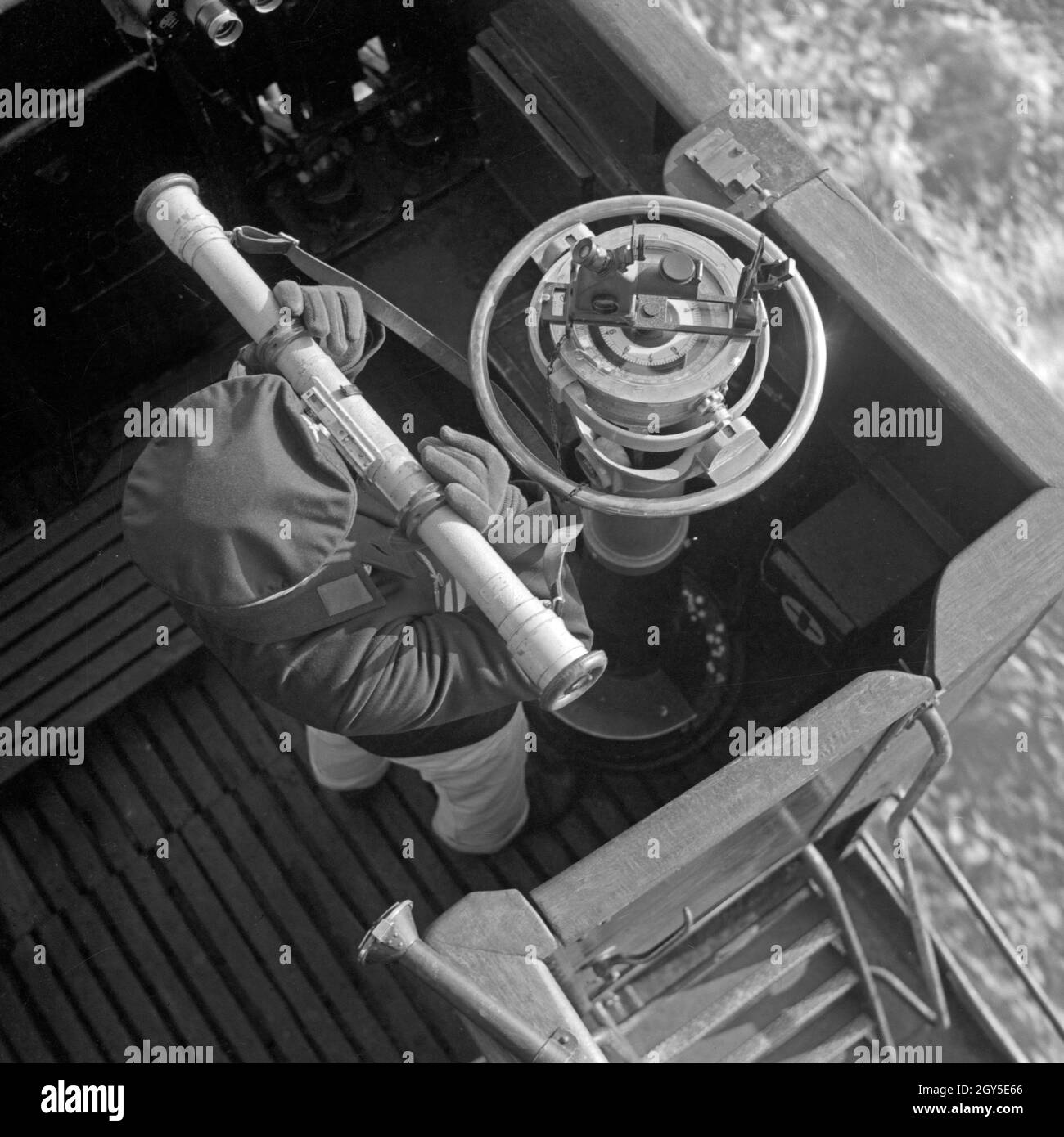 Historical minesweeper hi-res stock photography and images - Alamy
