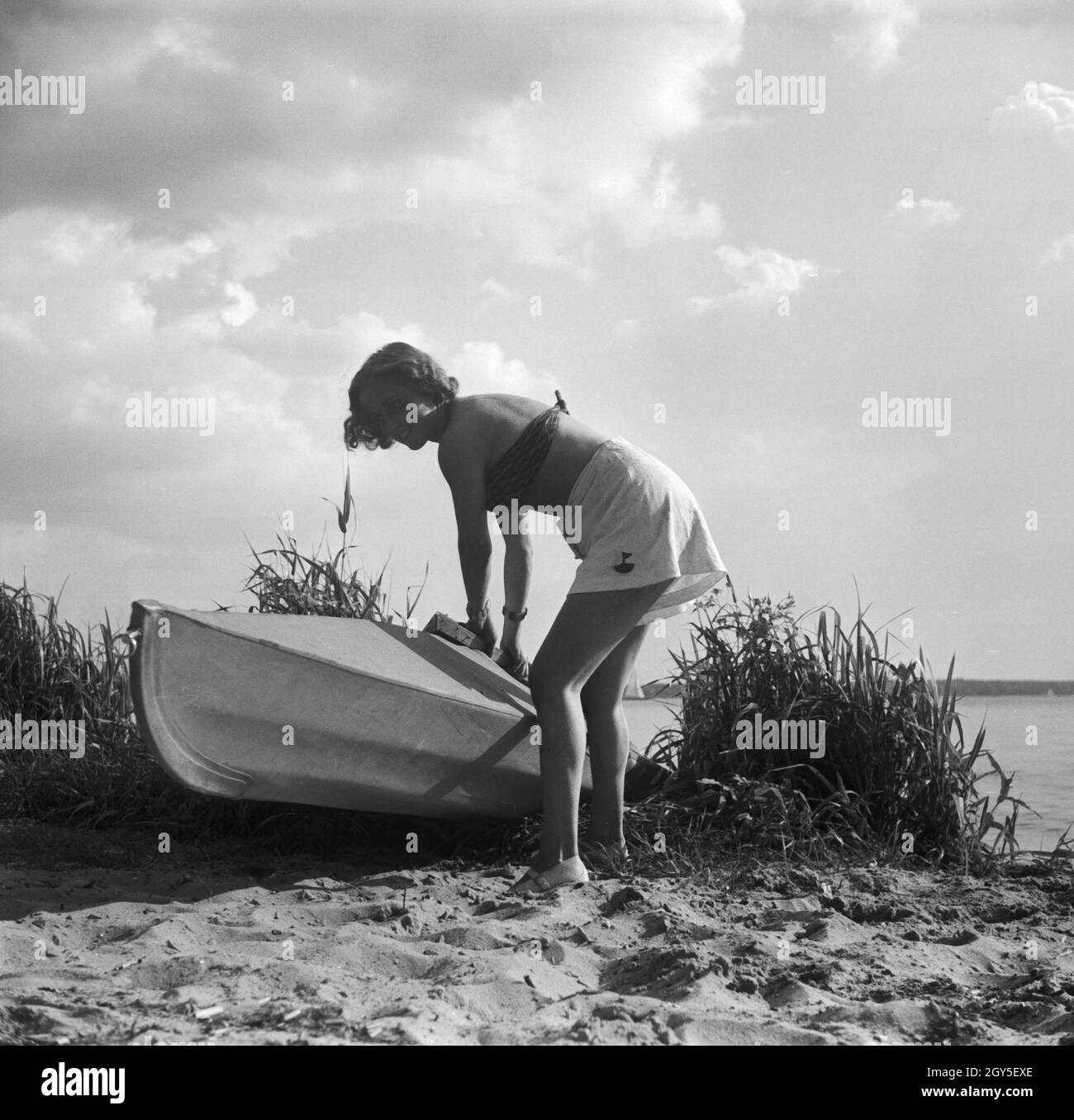 Ein Ausflug mit dem Klepper-Boot, Deutsches Reich 1930er Jahre. An ...