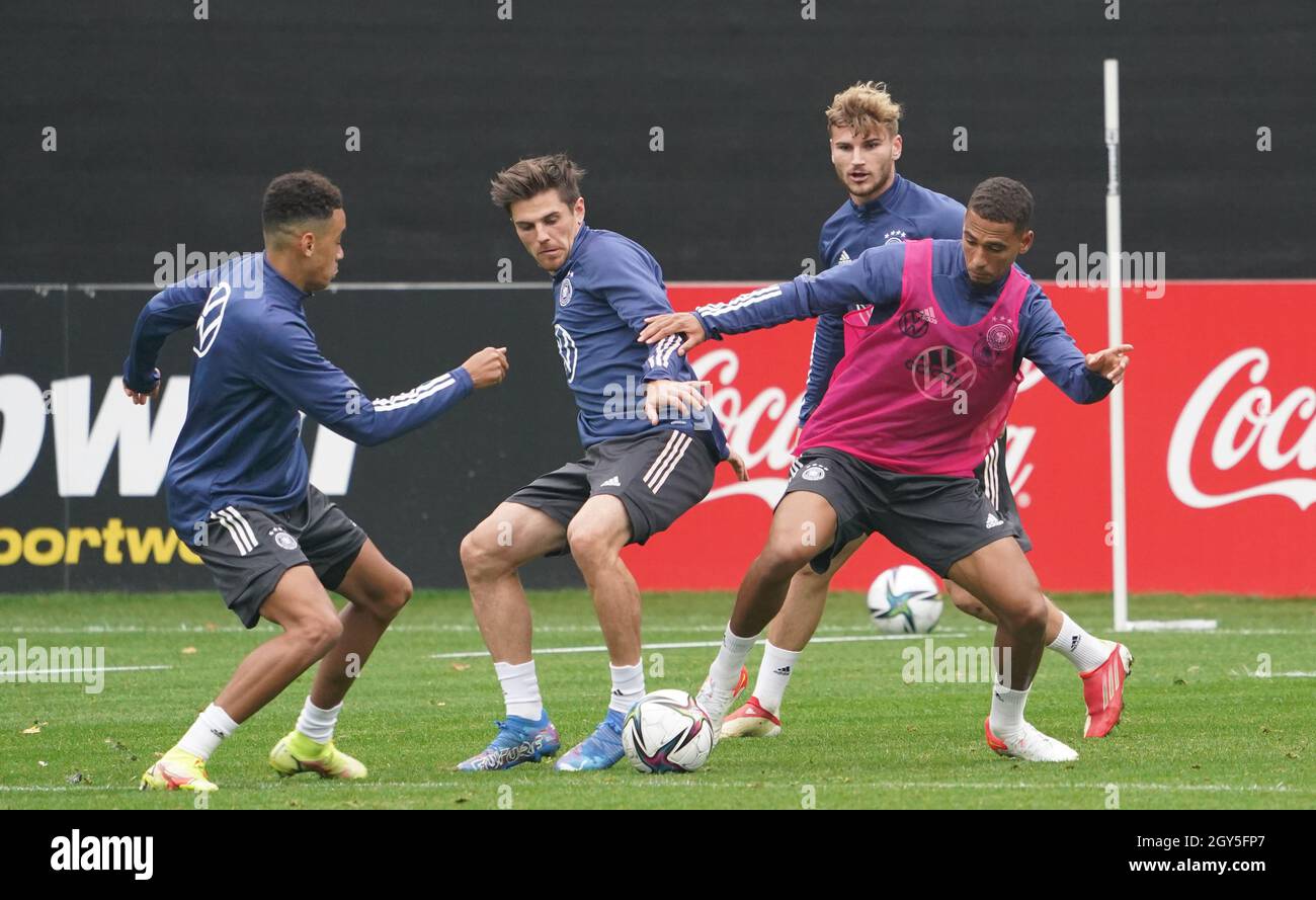 Hamburg, Germany. 05th Oct, 2021. Football: National team, training ...