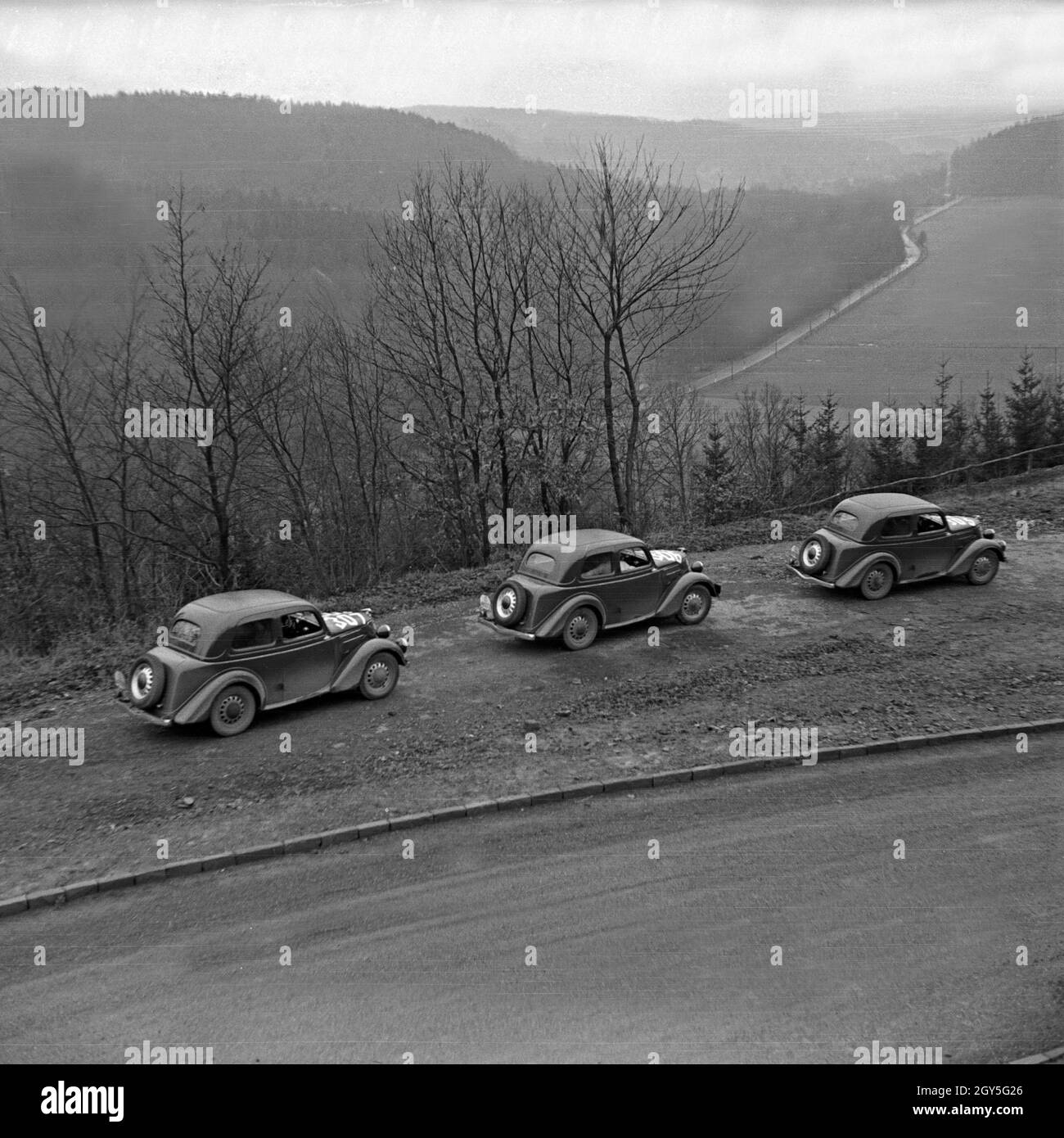 Drei Ford Eifel bei einer Rast während einer Autorallye, Deutschland ...