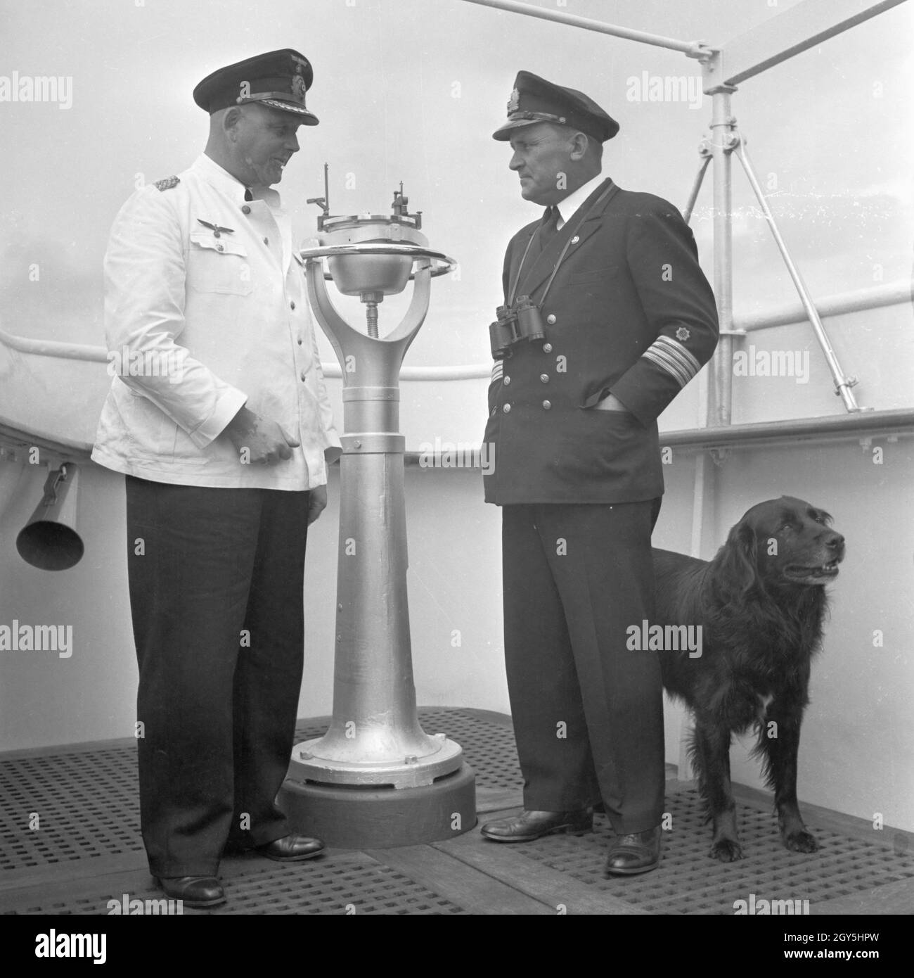 Kaptian zur see hi-res stock photography and images - Alamy