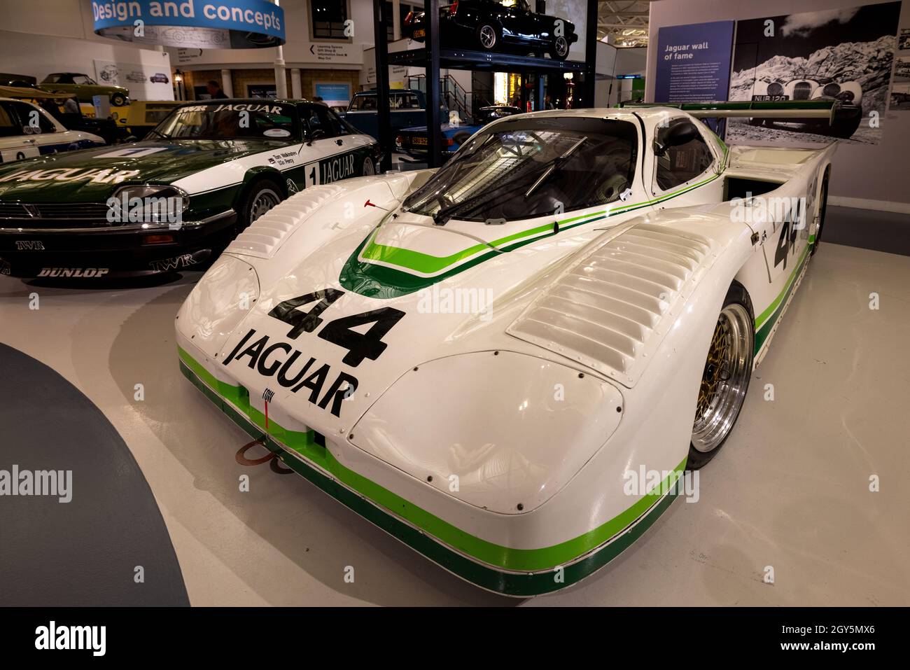 Group 44 jaguar hi-res stock photography and images - Alamy
