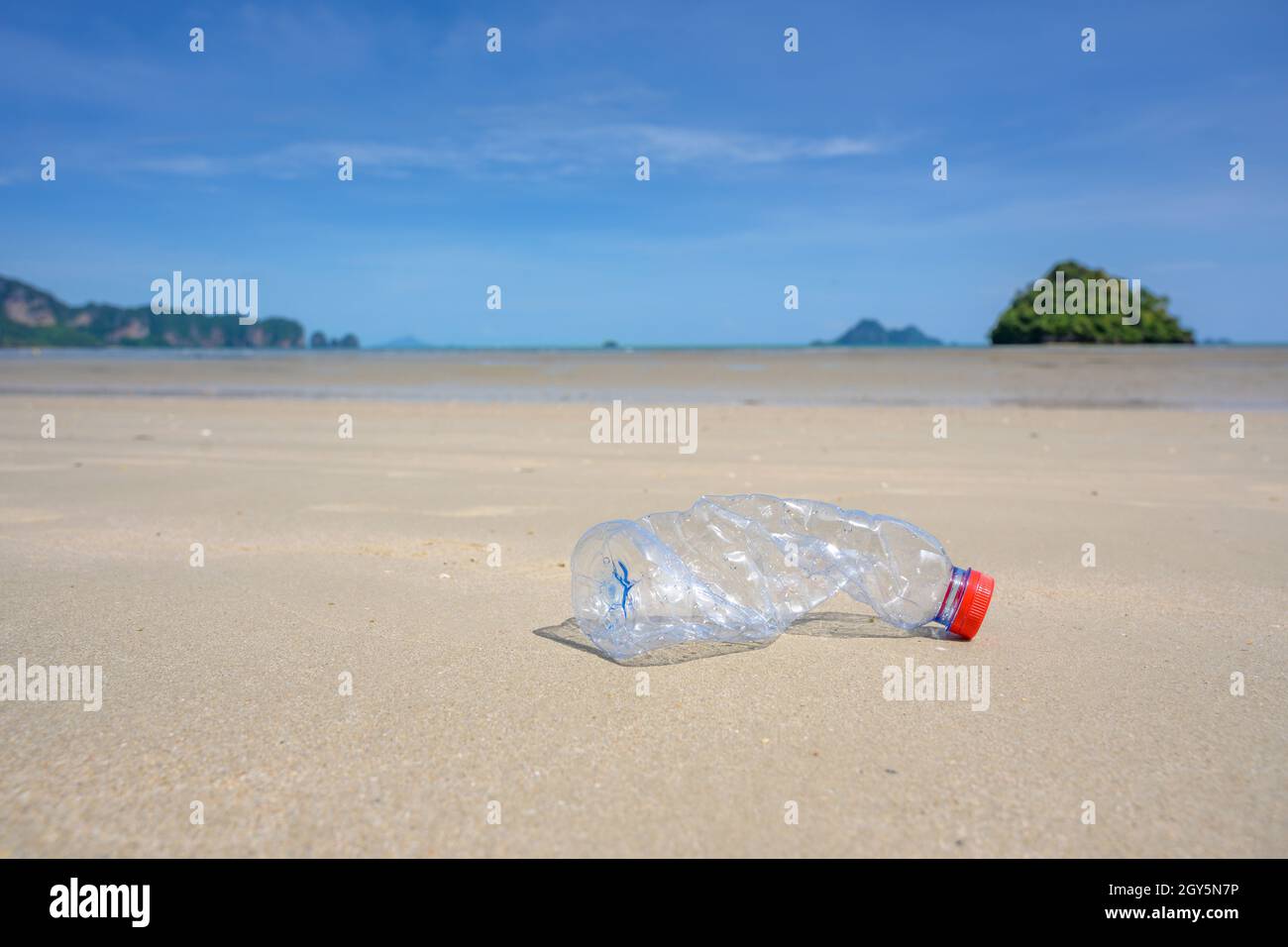 Plastic waste on the beach, sea, concept of nature and environment ...