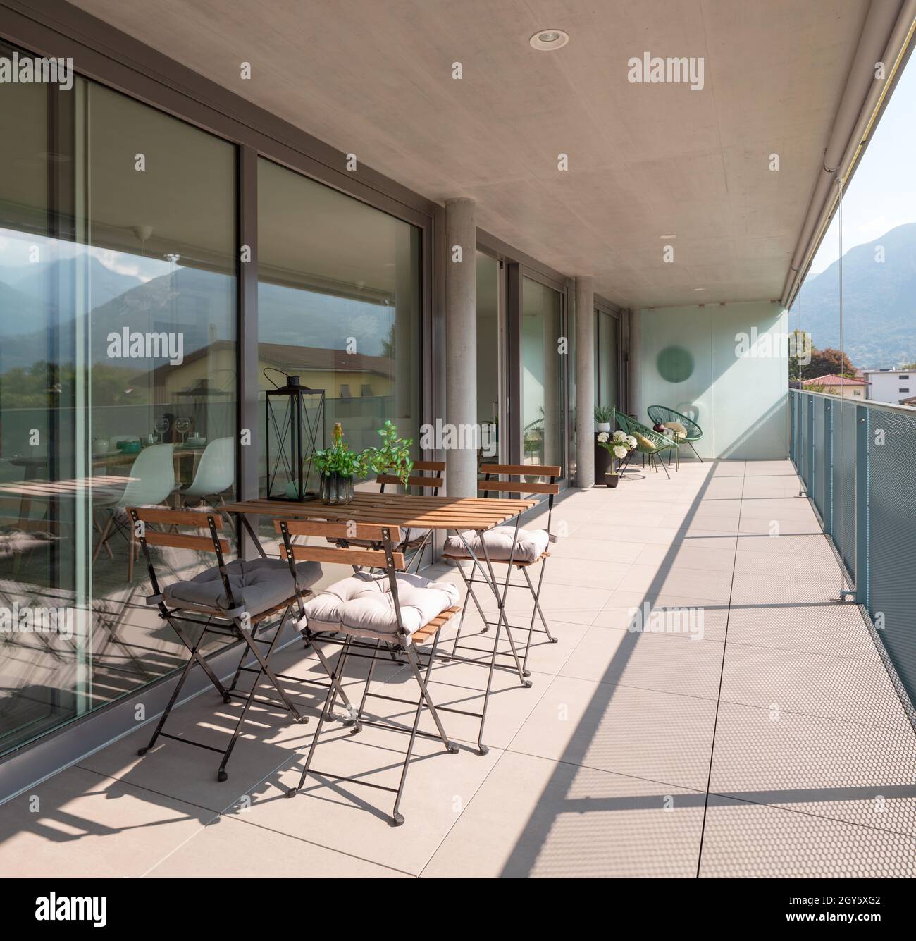 Daytime sunny design hi-res stock photography and images - Alamy