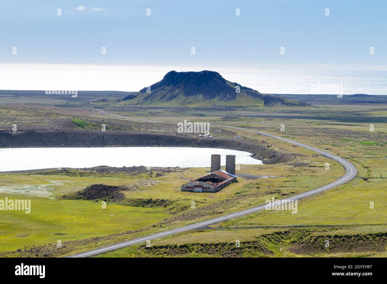Reykjanes peninsula beautiful view hi-res stock photography and images ...