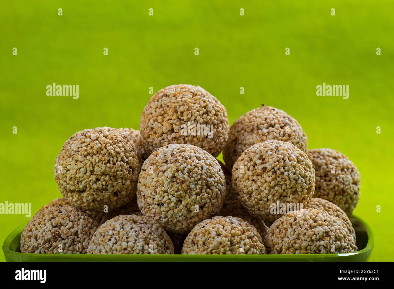 Cholai ke laddo hi-res stock photography and images - Alamy