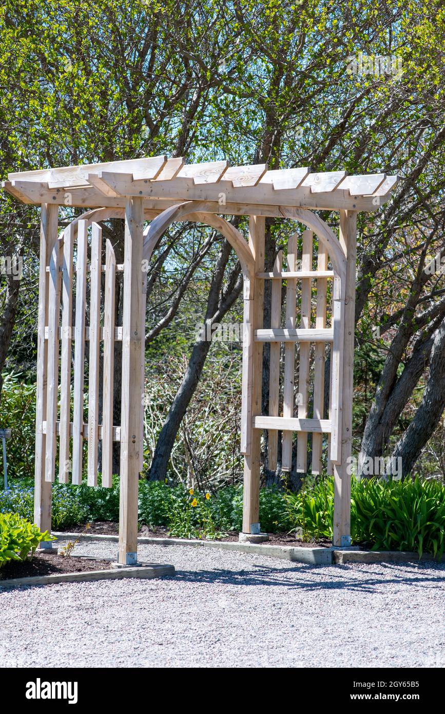 Wooden arch walkway hi-res stock photography and images - Alamy