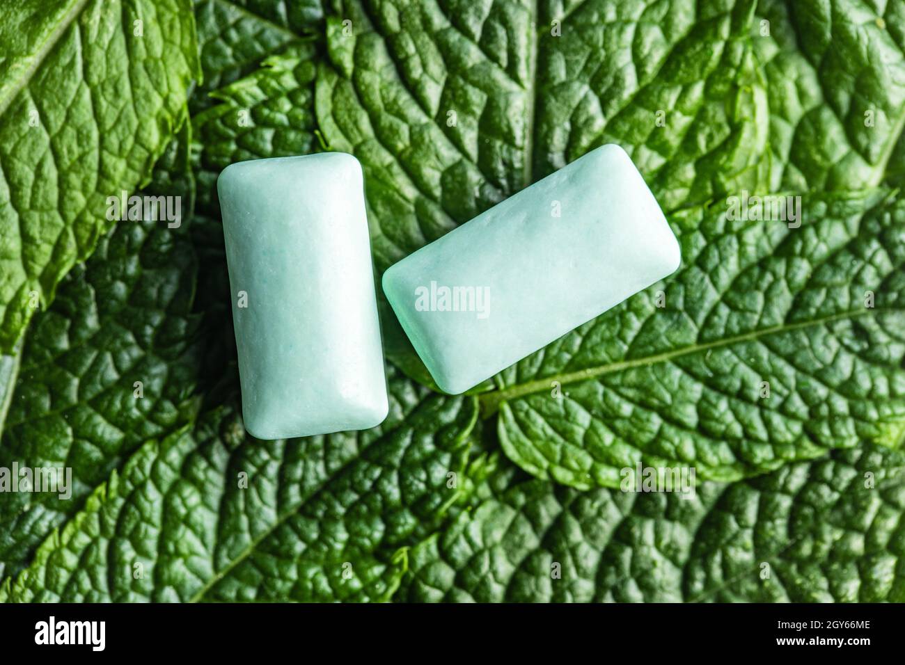 Mint leaves and chewing gum hi-res stock photography and images - Alamy