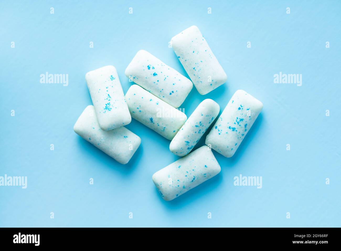 Mint chewing gum pads hi-res stock photography and images - Alamy