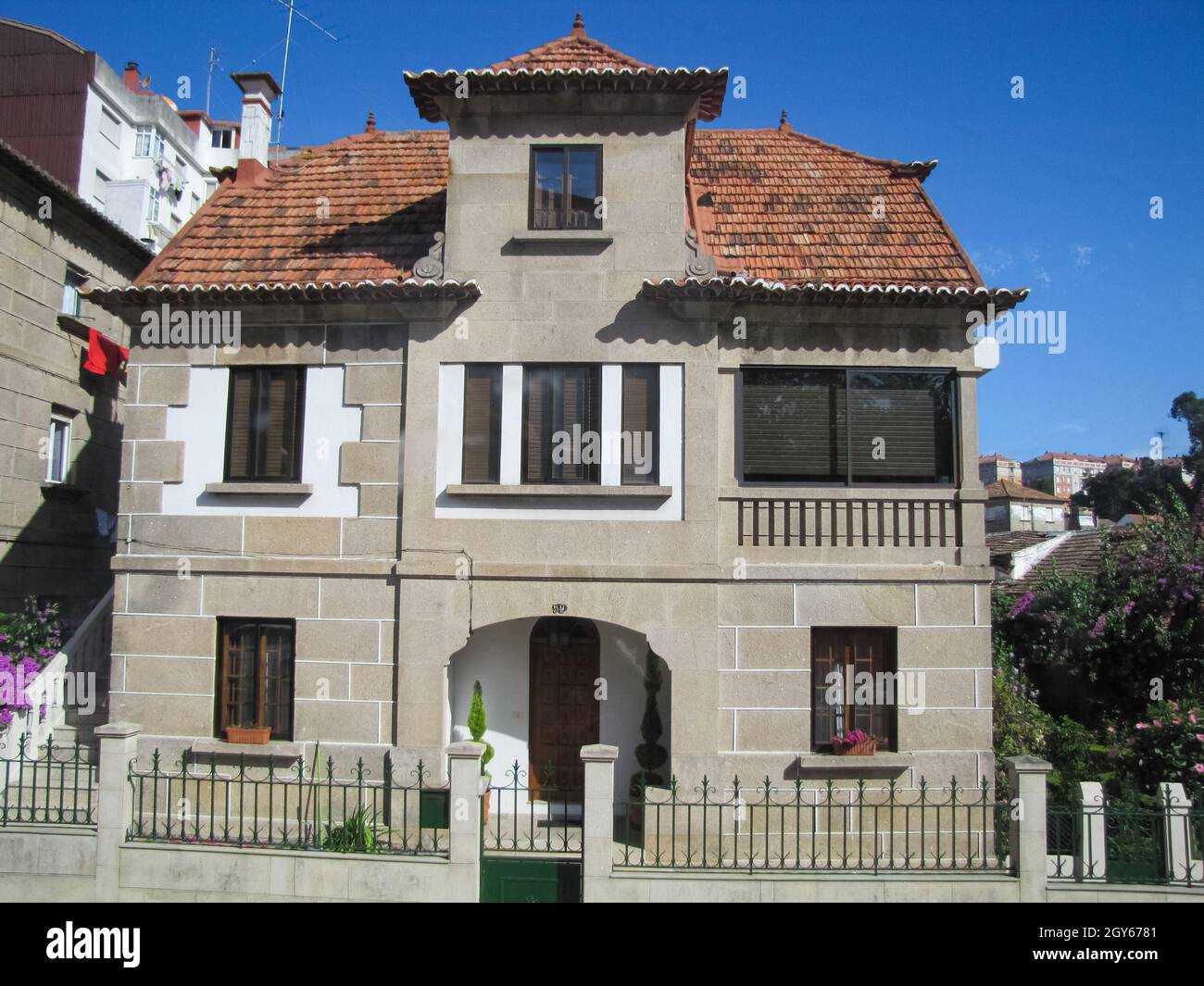 Vigo spain cathedral hi-res stock photography and images - Alamy