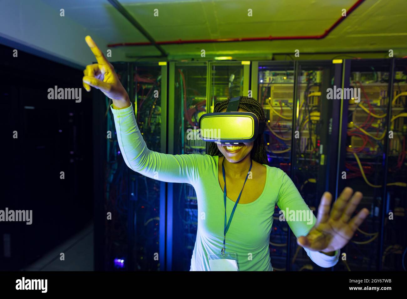 Female wearing tech hi-res stock photography and images - Alamy