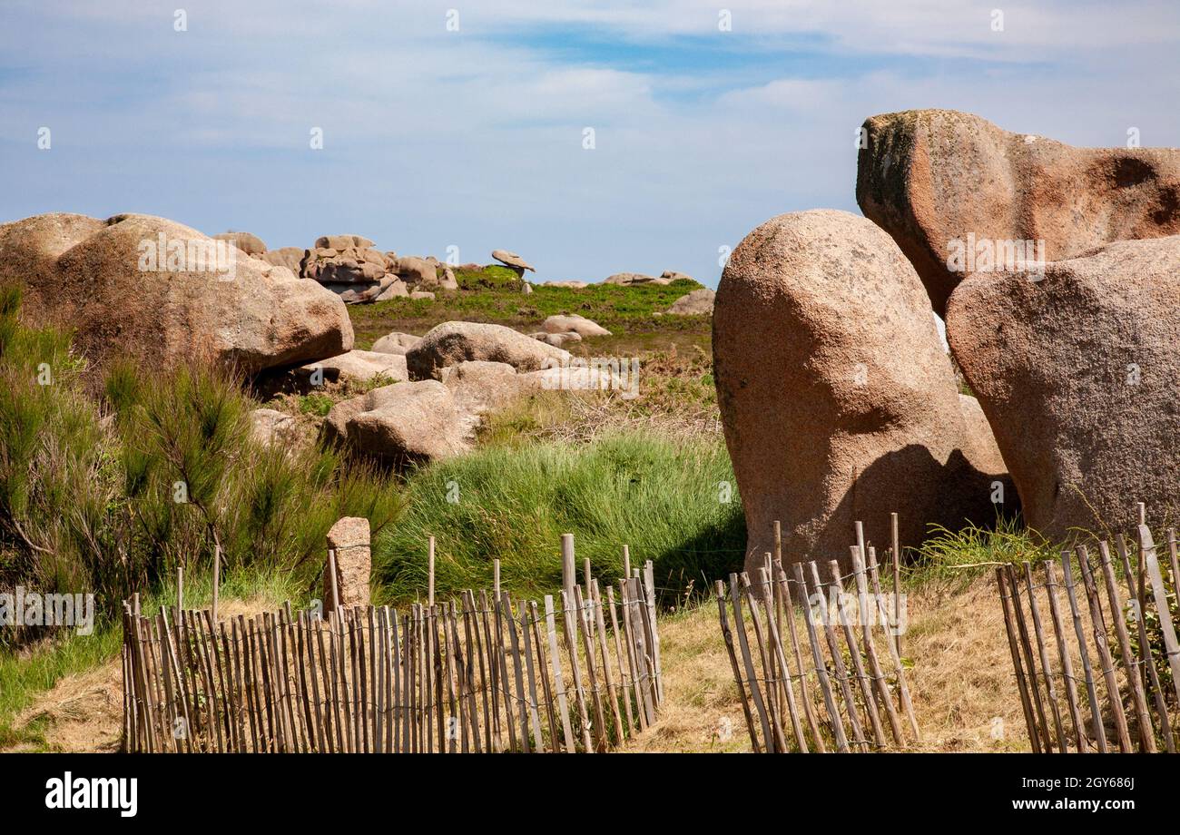 Pink granite boulders, ploumanach coast, Brittany, France Stock Photo ...