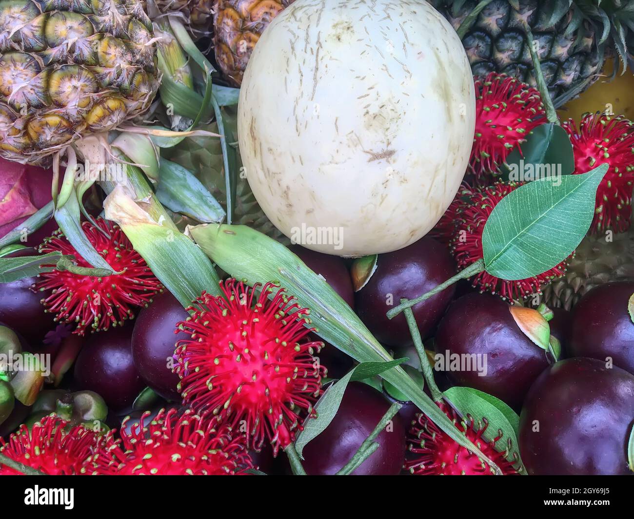Many fruits stacks wait for a sale Stock Photo - Alamy