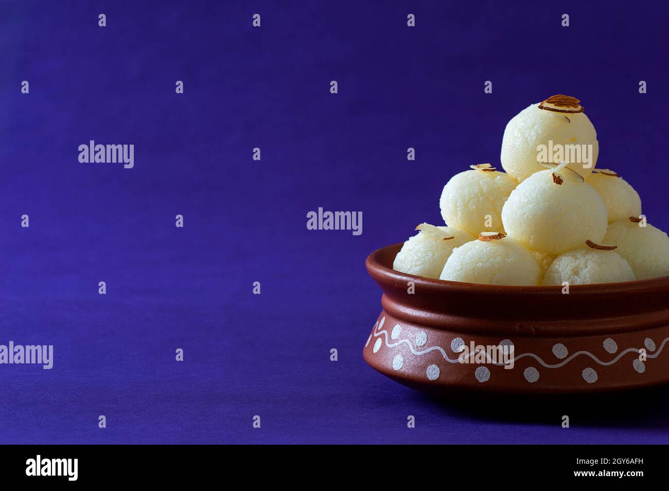 ndian Sweet or Dessert - Rasgulla in clay pot Stock Photo - Alamy