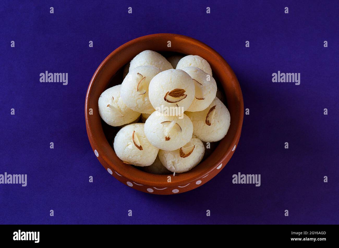 ndian Sweet or Dessert - Rasgulla in clay pot Stock Photo - Alamy