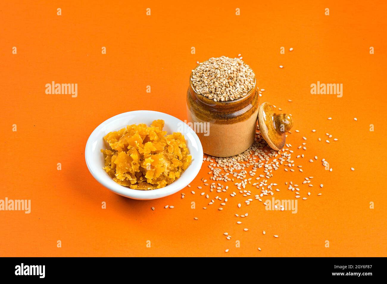 Sesame Seeds in clay pot with Jaggery in bowl Stock Photo - Alamy