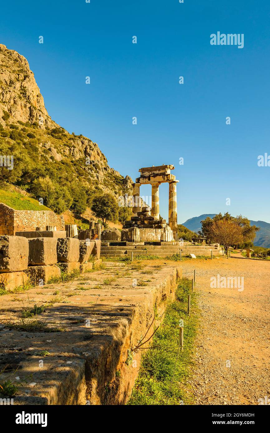 Delfos oracle hi-res stock photography and images - Alamy