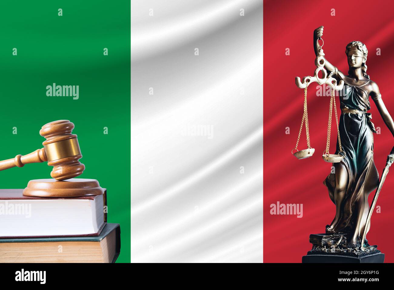 Law and justice in Italy Statue of themis and the gavel of the judge ...