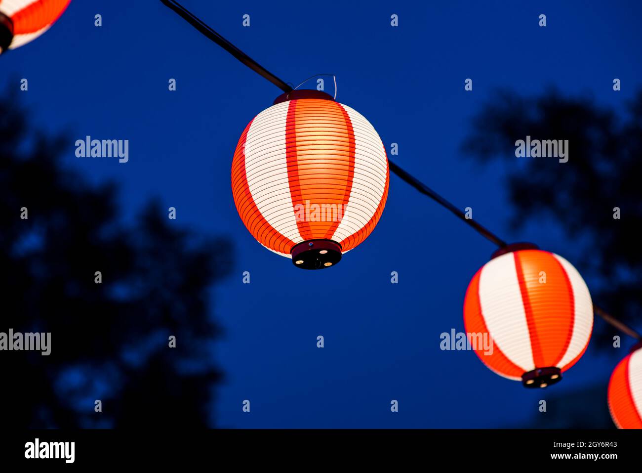 Traditional Japanese lantern Stock Photo - Alamy