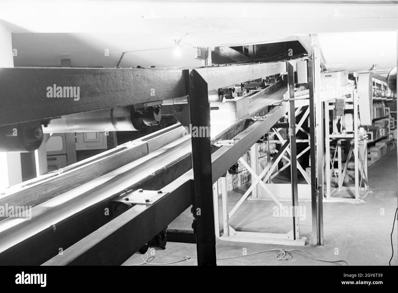 Book conveyor system hi-res stock photography and images - Alamy