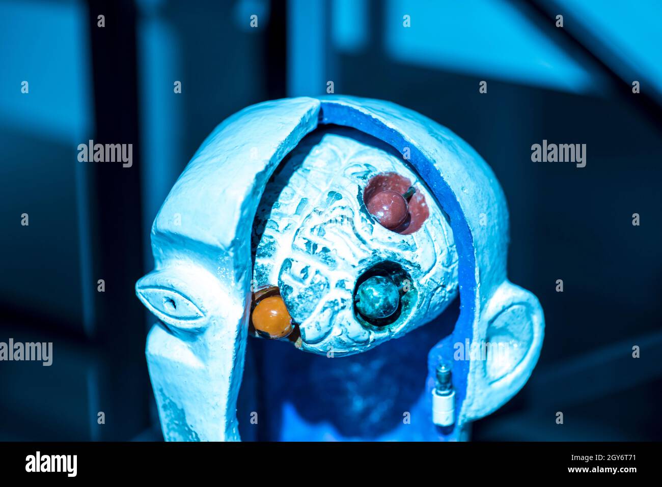 Points to head hi-res stock photography and images - Alamy