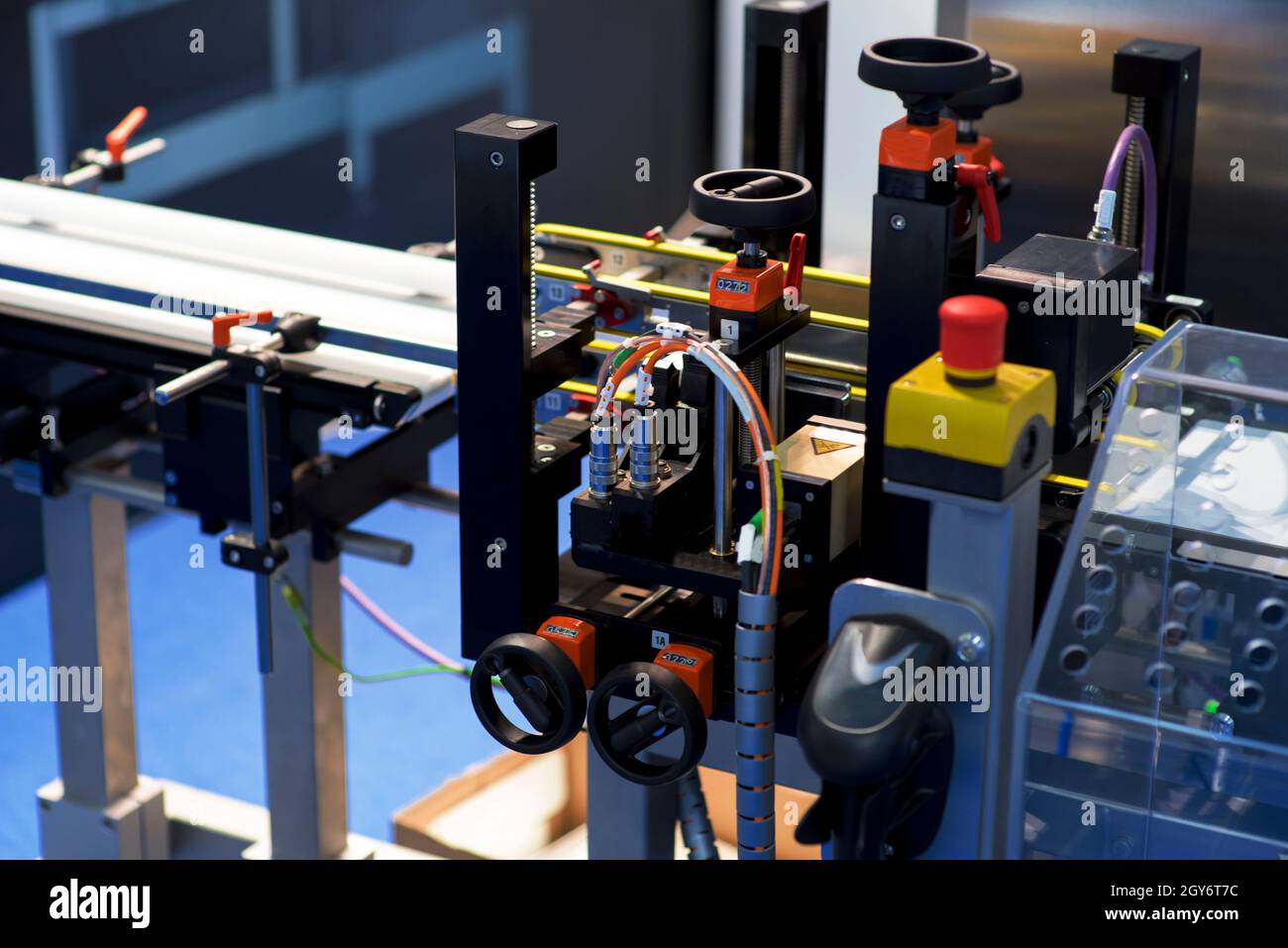 Sticker label printer. Barcode digital printer and applicator machine ...