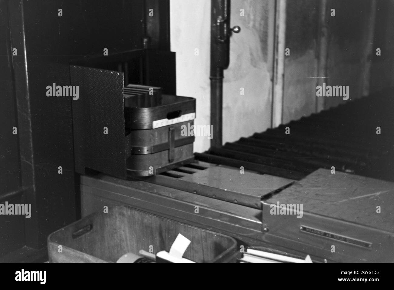 Book conveyor system hi-res stock photography and images - Alamy