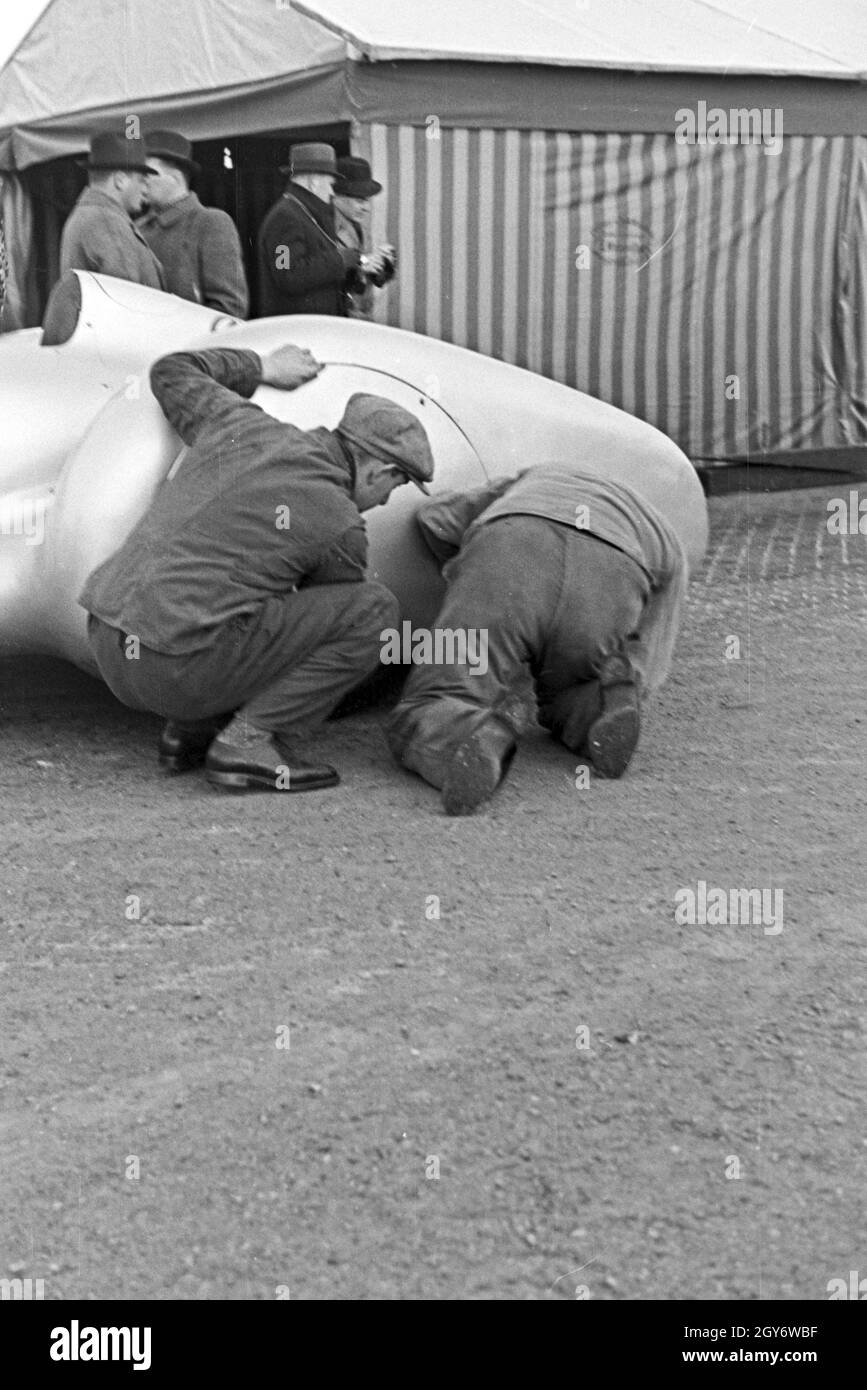 Streamline shape car Black and White Stock Photos & Images - Alamy
