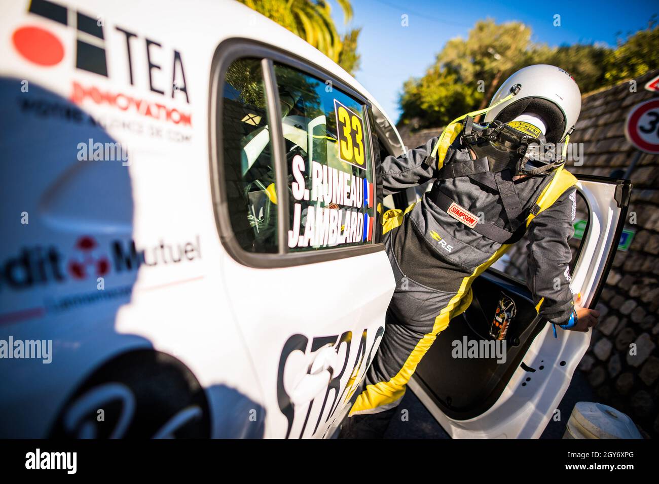 33 RUMEAU Sarah, AMBLARD Julie, Peugeot 208 Rally 4, ambiance during ...