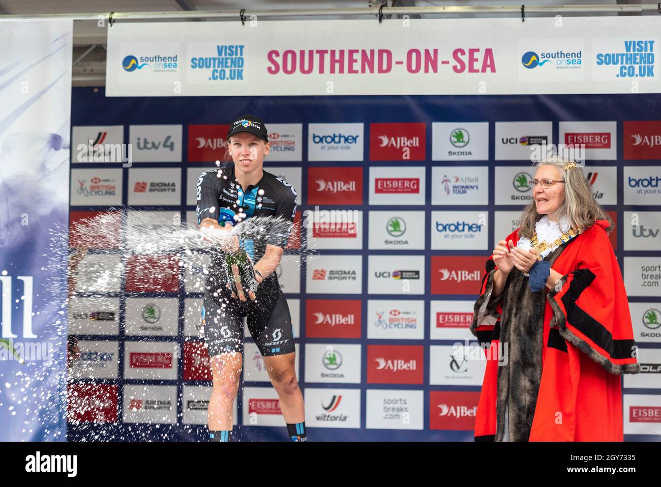 Celebration spraying champagne podium hi-res stock photography and ...