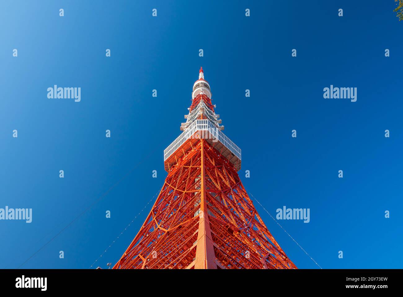 Tokyo Tower with blue sky in Japan Stock Photo - Alamy