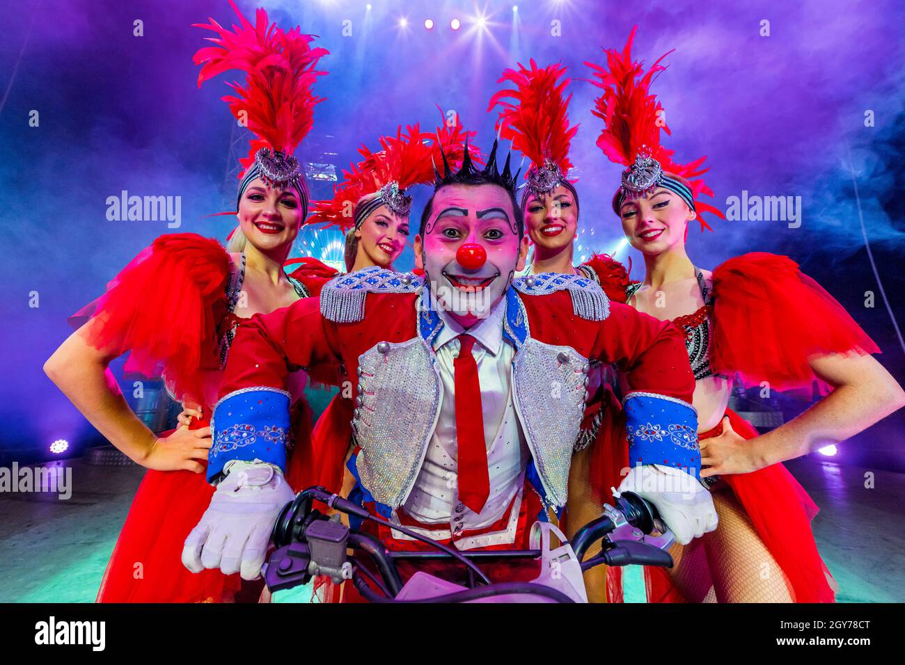 London, UK. 7th Oct, 2021. Henry the Prince of Clowns with the Extreme ...