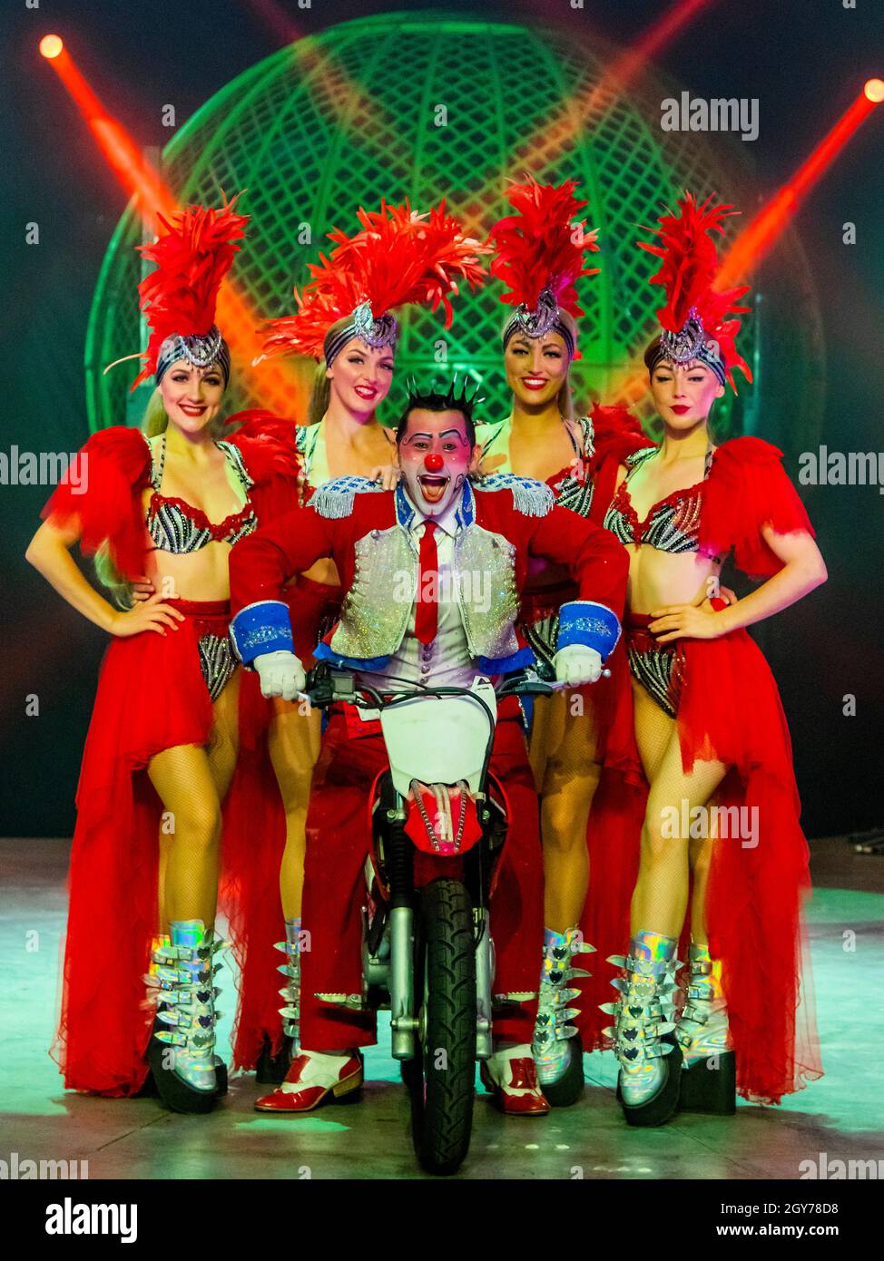 London, UK. 7th Oct, 2021. Henry the Prince of Clowns with the Extreme ...