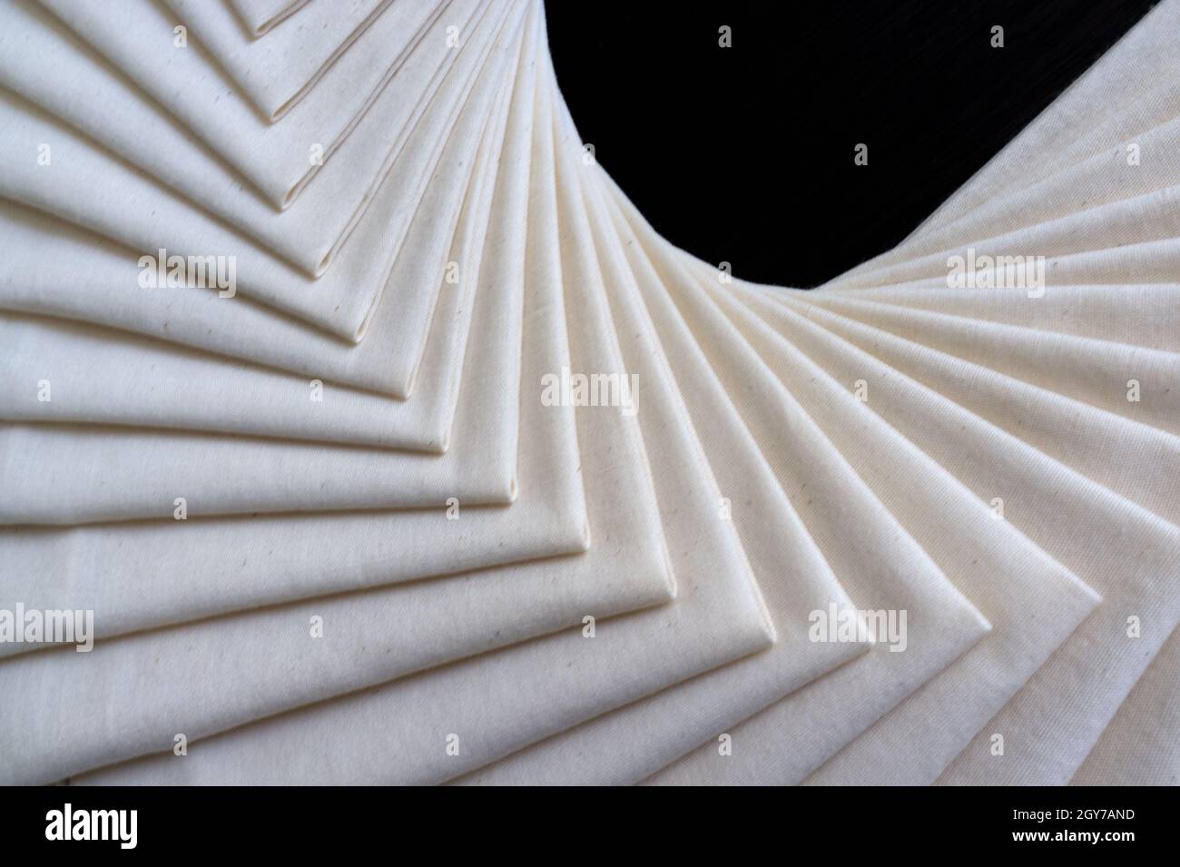 Folded textile sheets hi-res stock photography and images - Alamy